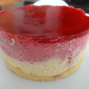 Bavarois vanille fruits rouges biscuit cake citron - La cuisine de Thomas